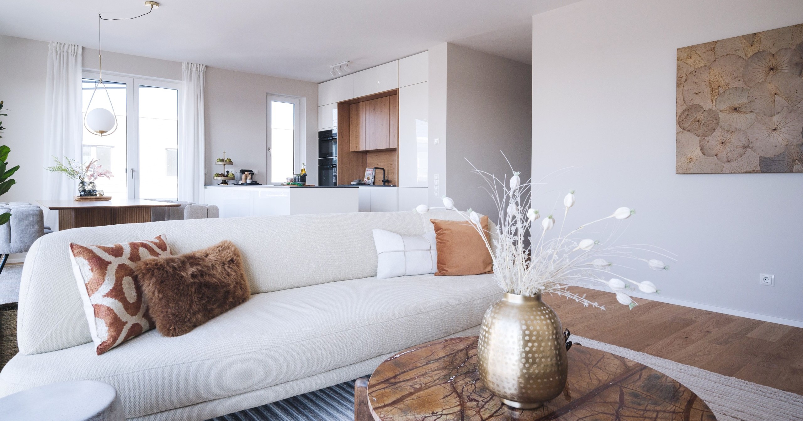 Fertigstellung an der Panoramastraße – zwei Stadtvillen mit einmaligem Ausblick! | Kalkmann ...